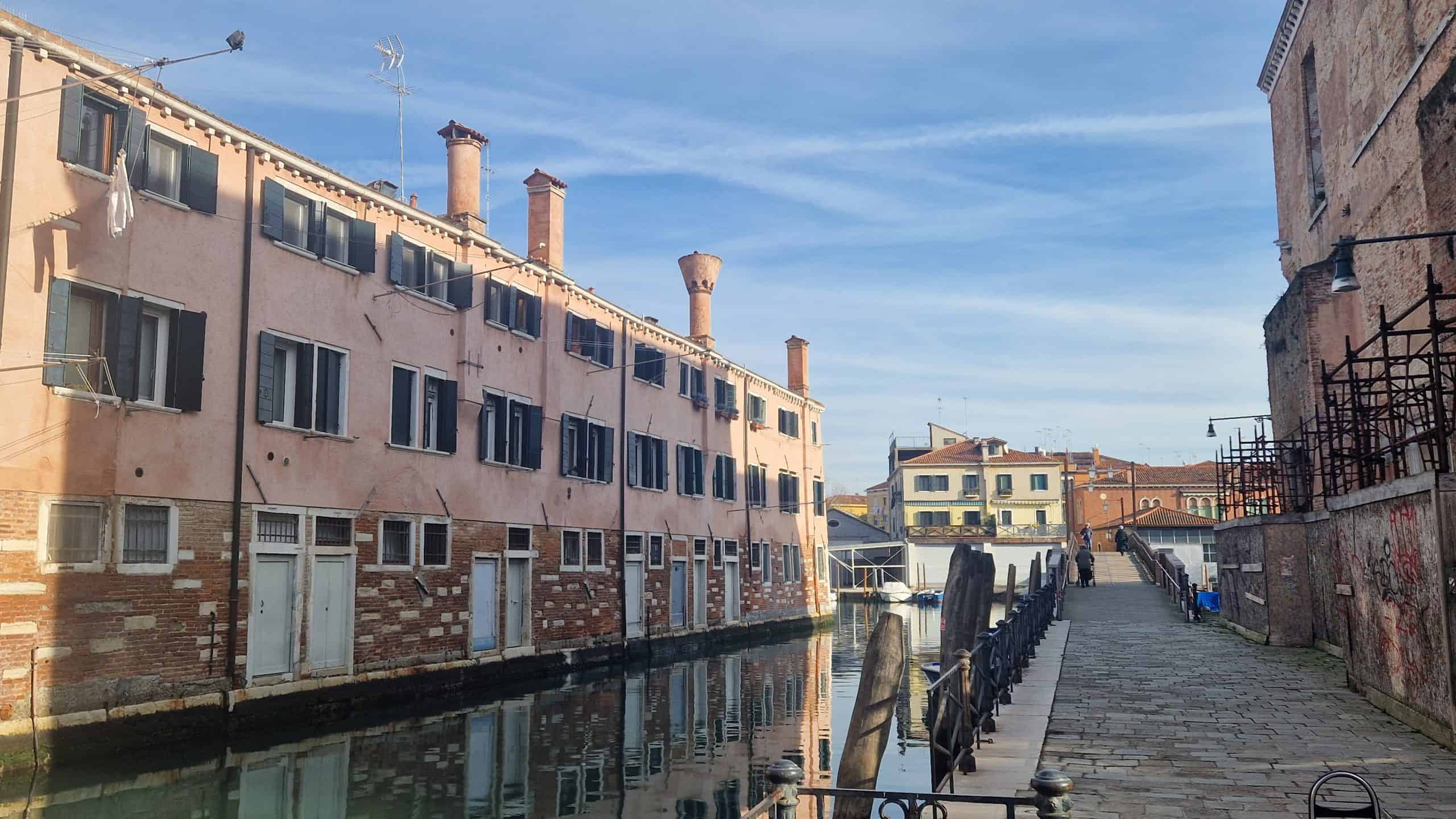 Venetian Chimneys: Unique Fire-Safe Towers Hidden Across Venice - Trip ...